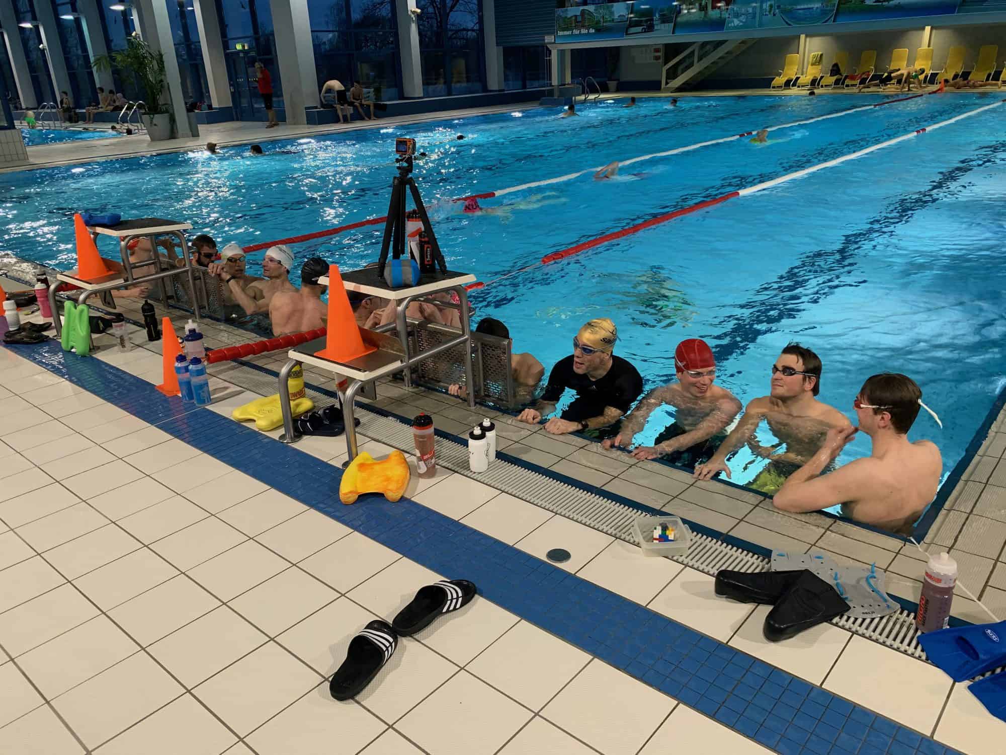 TRIATHLETEN SCHWIMMEN 100 MAL 100 METER - TV Forst Triathlon