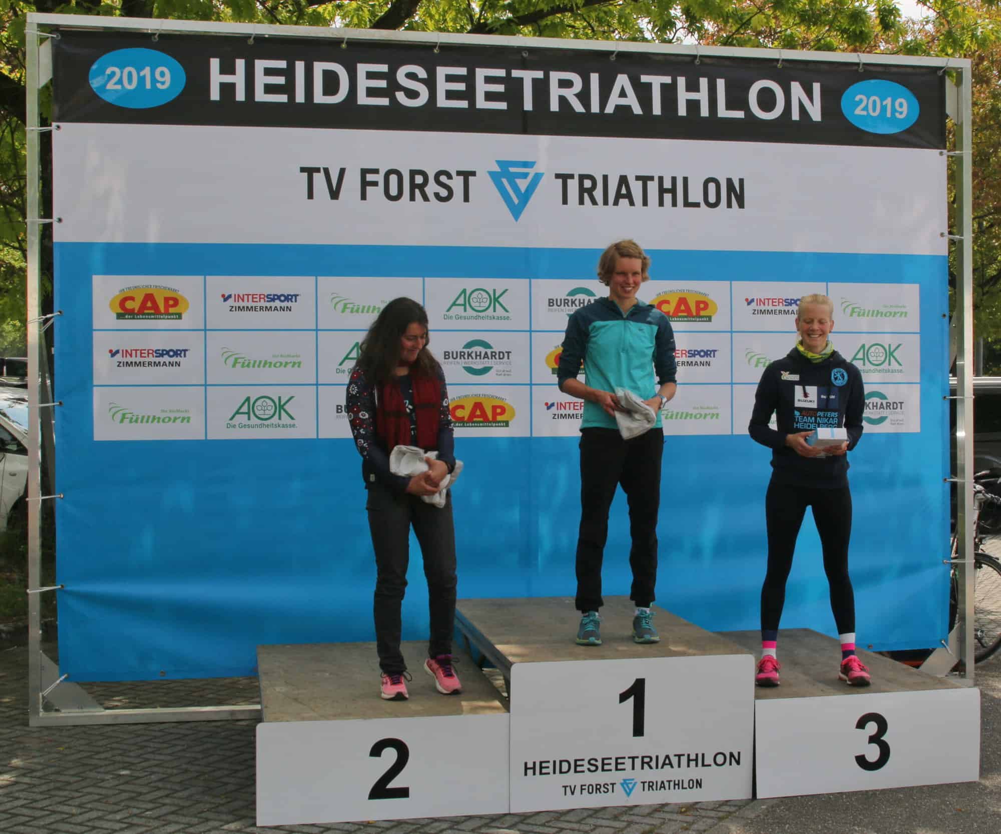 Laura Jansen vor dem Start beim Heideseetriathlon - TV Forst Triathlon